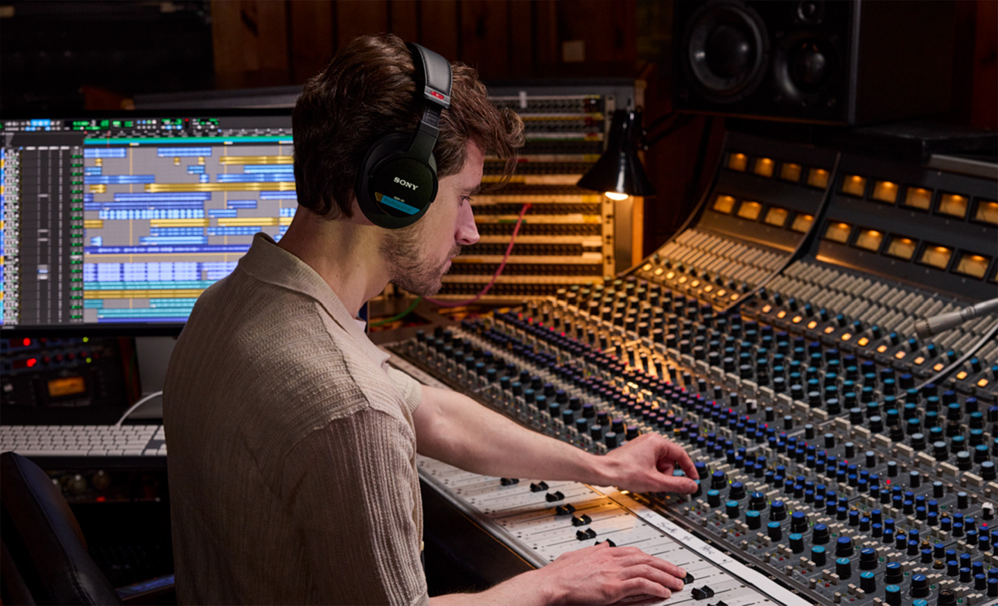 MDR-M1 | Headphones | Sony Hong Kong